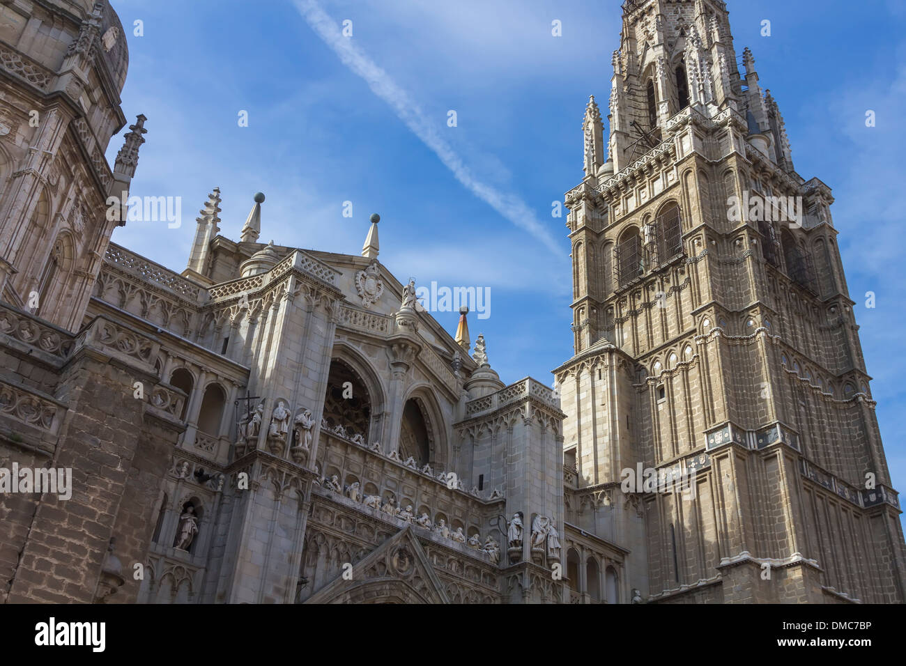 Stone facade cathedral toledo hi-res stock photography and images - Alamy