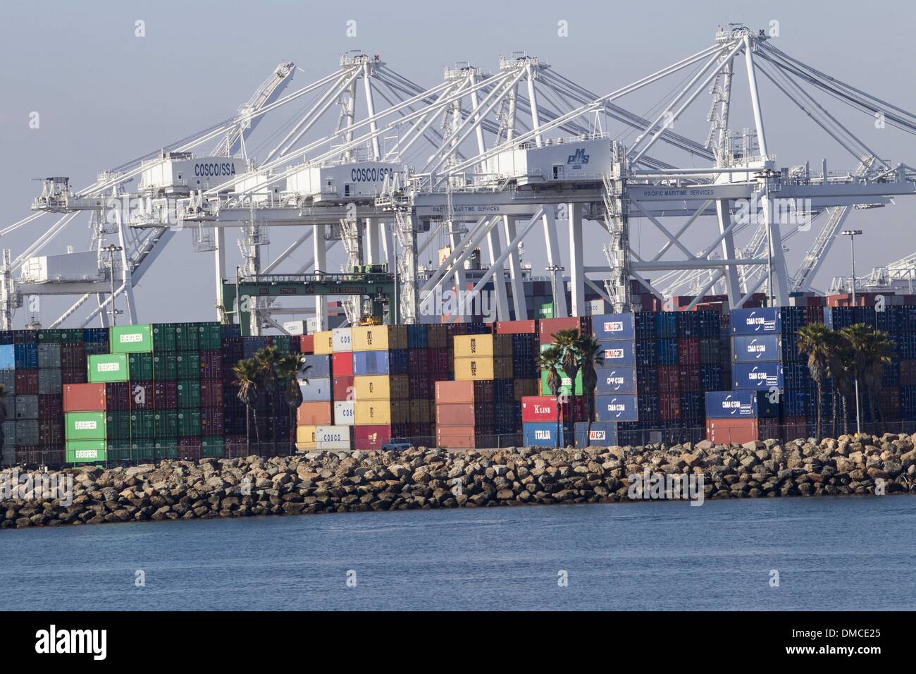 Los Angeles, California, USA. 13th Dec, 2013. Shipping containers are ...