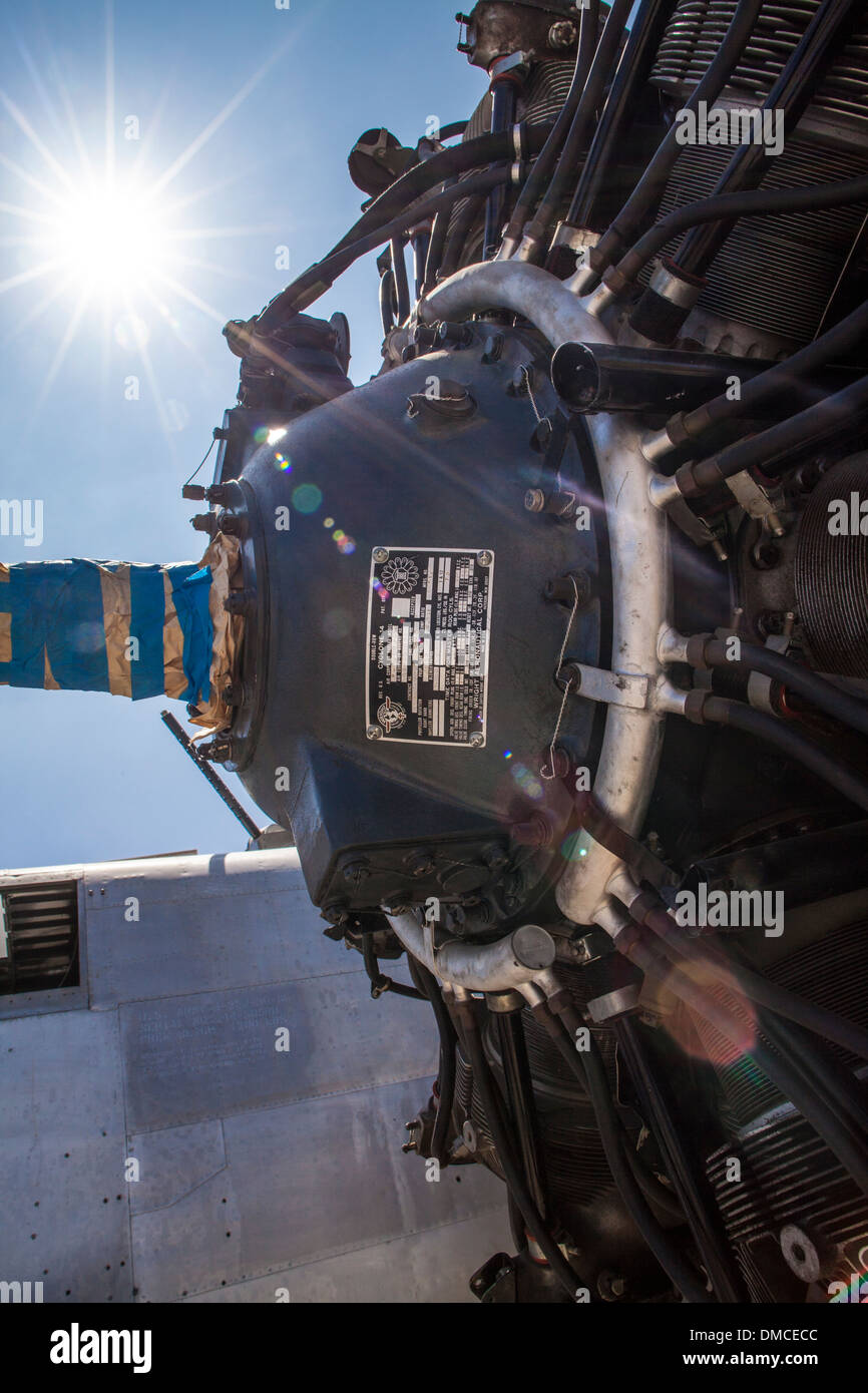 R 2800 hi-res stock photography and images - Alamy