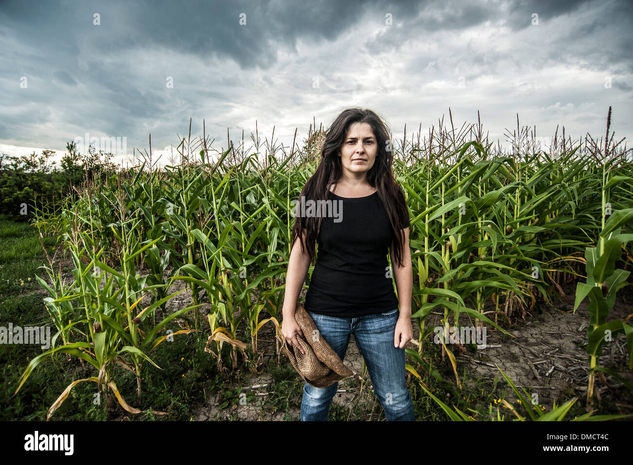 Corn field woman sky hi-res stock photography and images - Alamy