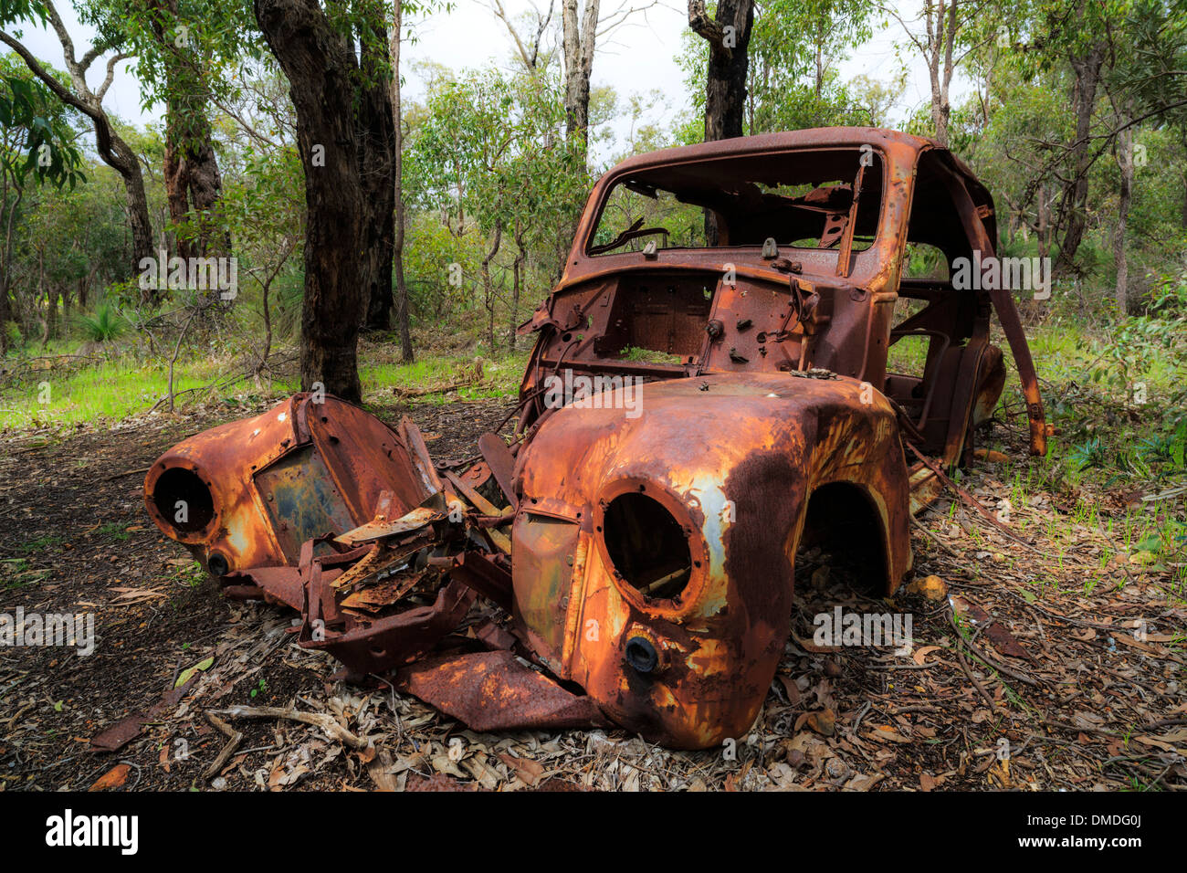 Abandoned car australia hi-res stock photography and images - Alamy