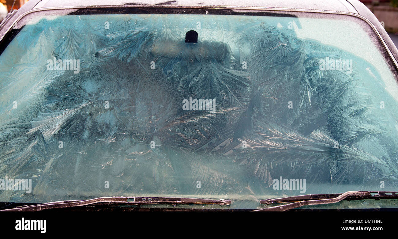Frozen car windscreen windshield with frosty patterns Stock Photo - Alamy