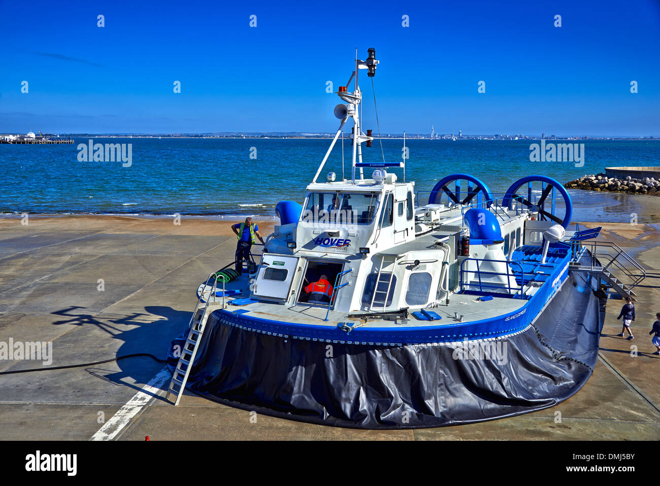 Your Fastest Ferry Link from Portsmouth (Southsea) - Isle of Wight ...