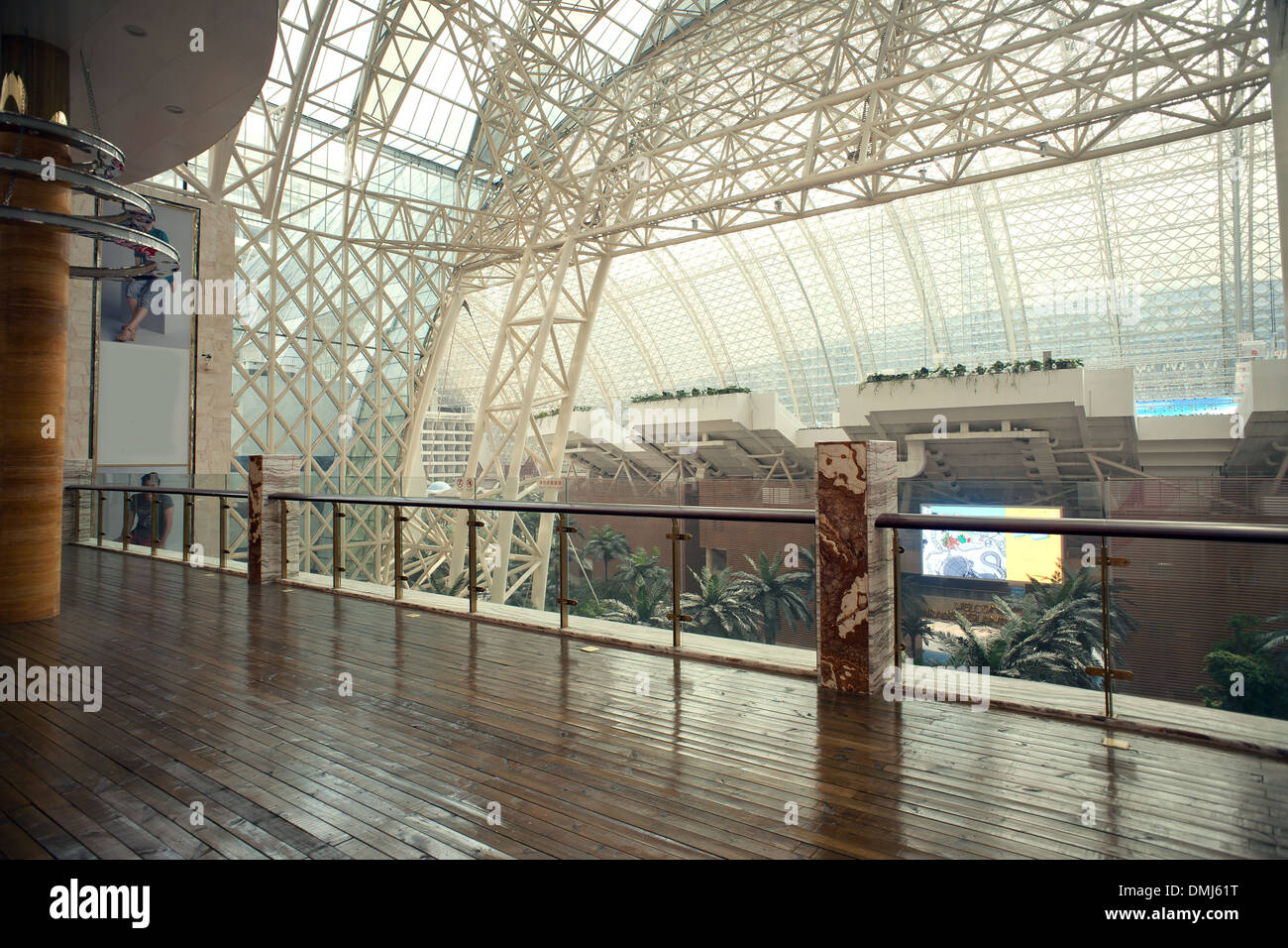 Large shopping center hall Stock Photo - Alamy