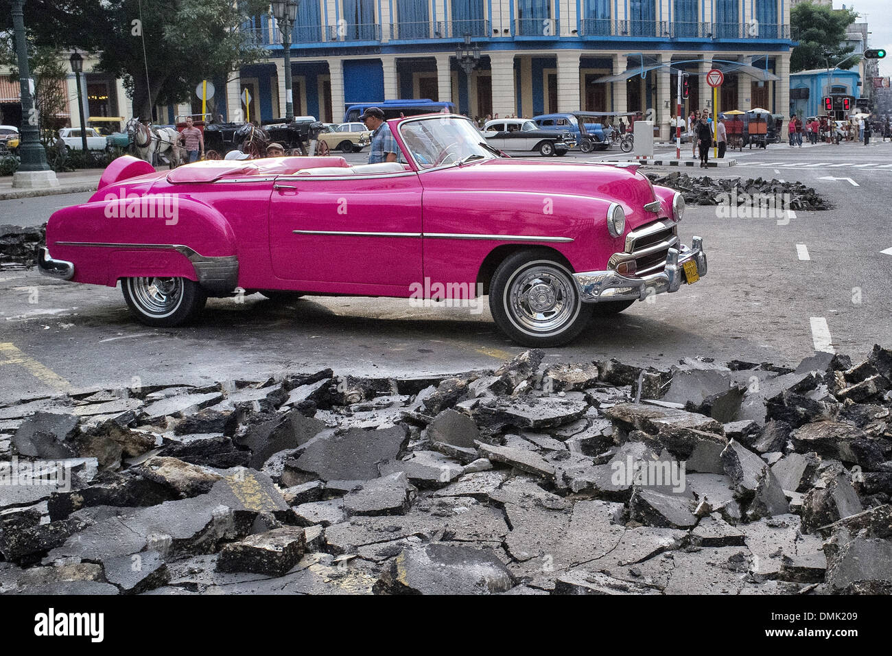 Smashed up car hi-res stock photography and images - Alamy