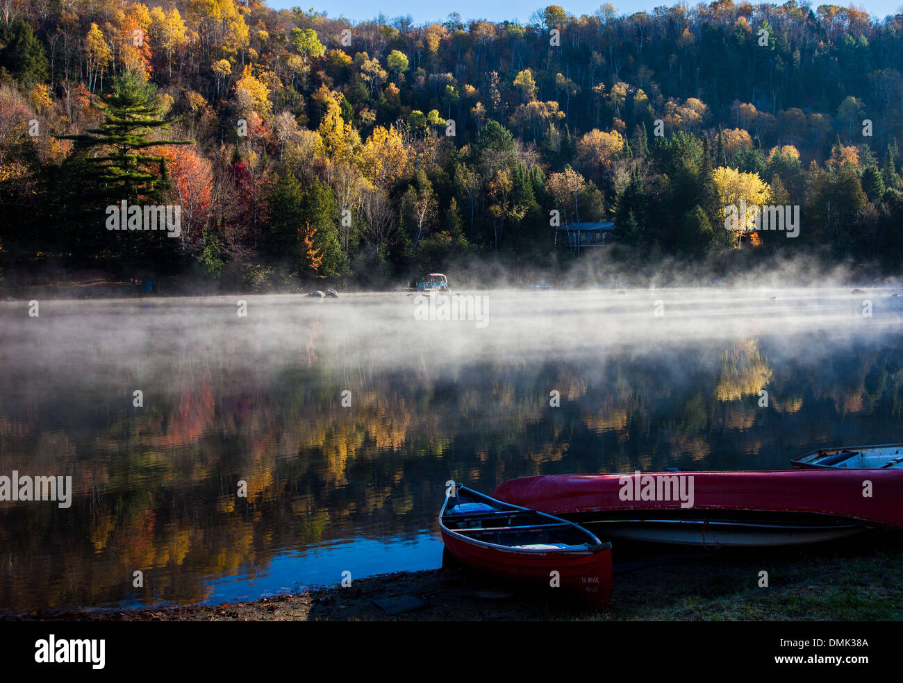 LAKE DUHAMEL, MAPLE TREES, MONT TREMBLANT, LAURENTIDES, INDIAN SUMMER ...