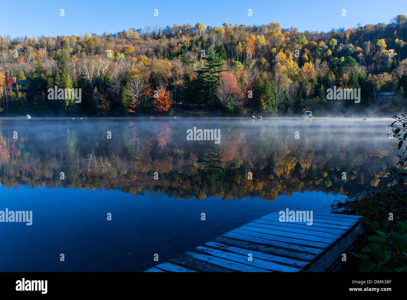 LAKE DUHAMEL, MAPLE TREES, MONT TREMBLANT, LAURENTIDES, INDIAN SUMMER ...