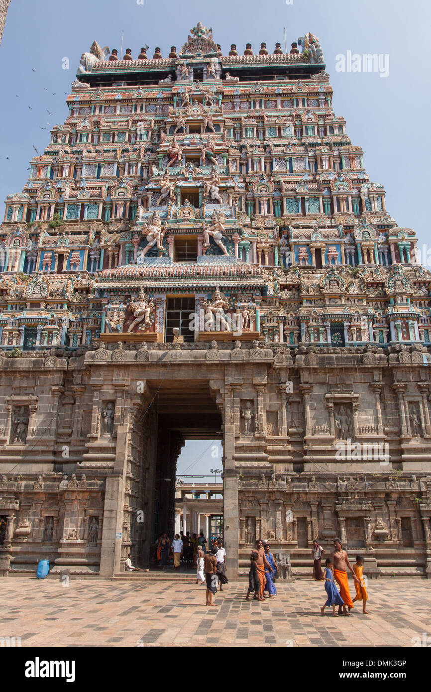 GOPURAM OR ENTRANCE TO THE NATARAJA TEMPLE IN CHIDAMBARAM, CHOLA ART ...