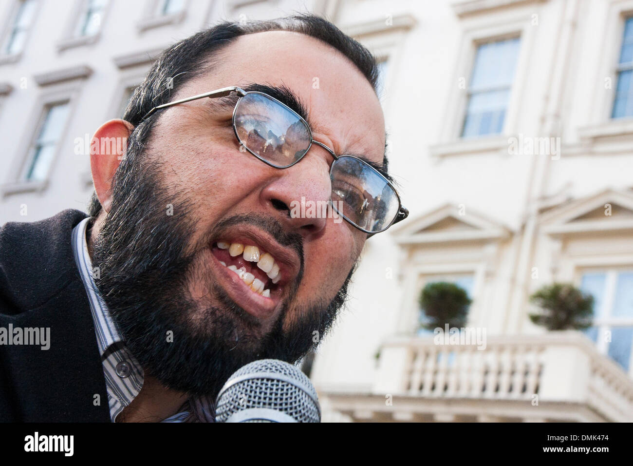 London, UK. 14th December 2013. UK Rizwan Hussain addresses the crowd as Pakistanis gather ...