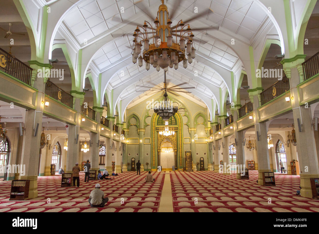 INSIDE THE MASJID SULTAN MOSQUE, THE MAIN MOSQUE FOR THE MALAYSIAN ...