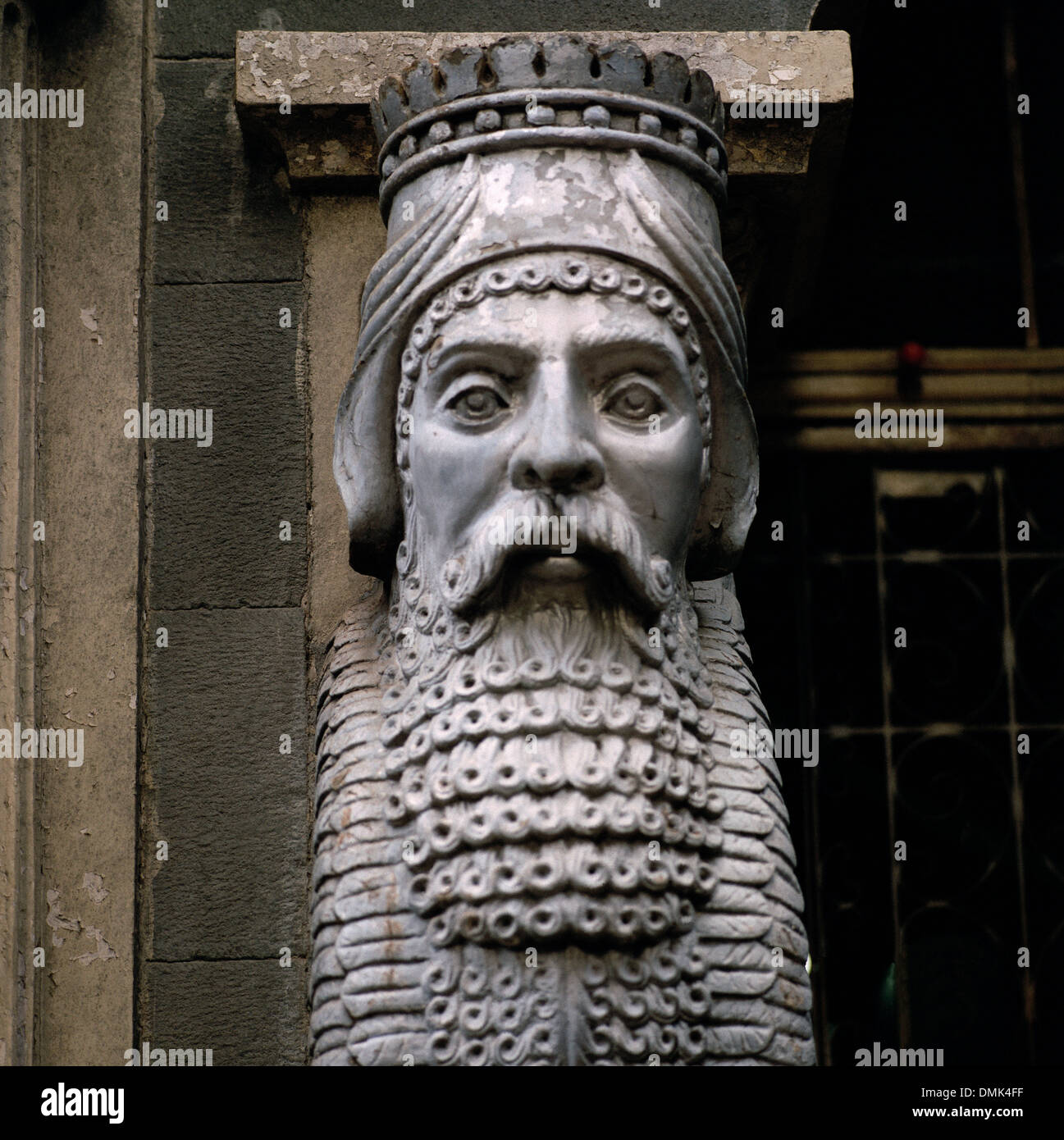 Statue of a lamassu hi-res stock photography and images - Alamy