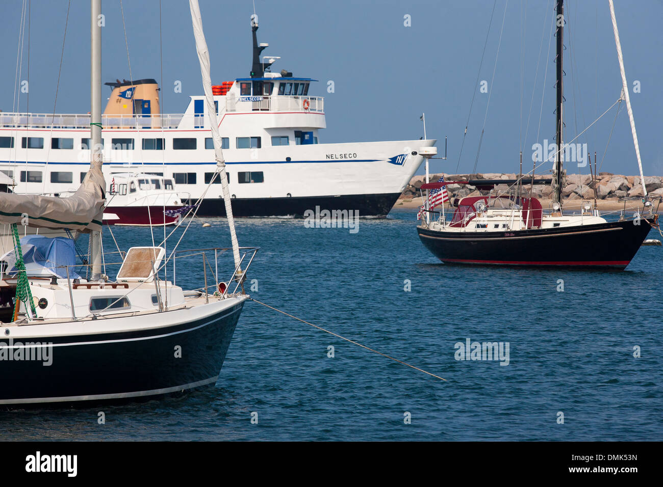 The Point Judith to Block Island ferry navigates Old Harbor ...