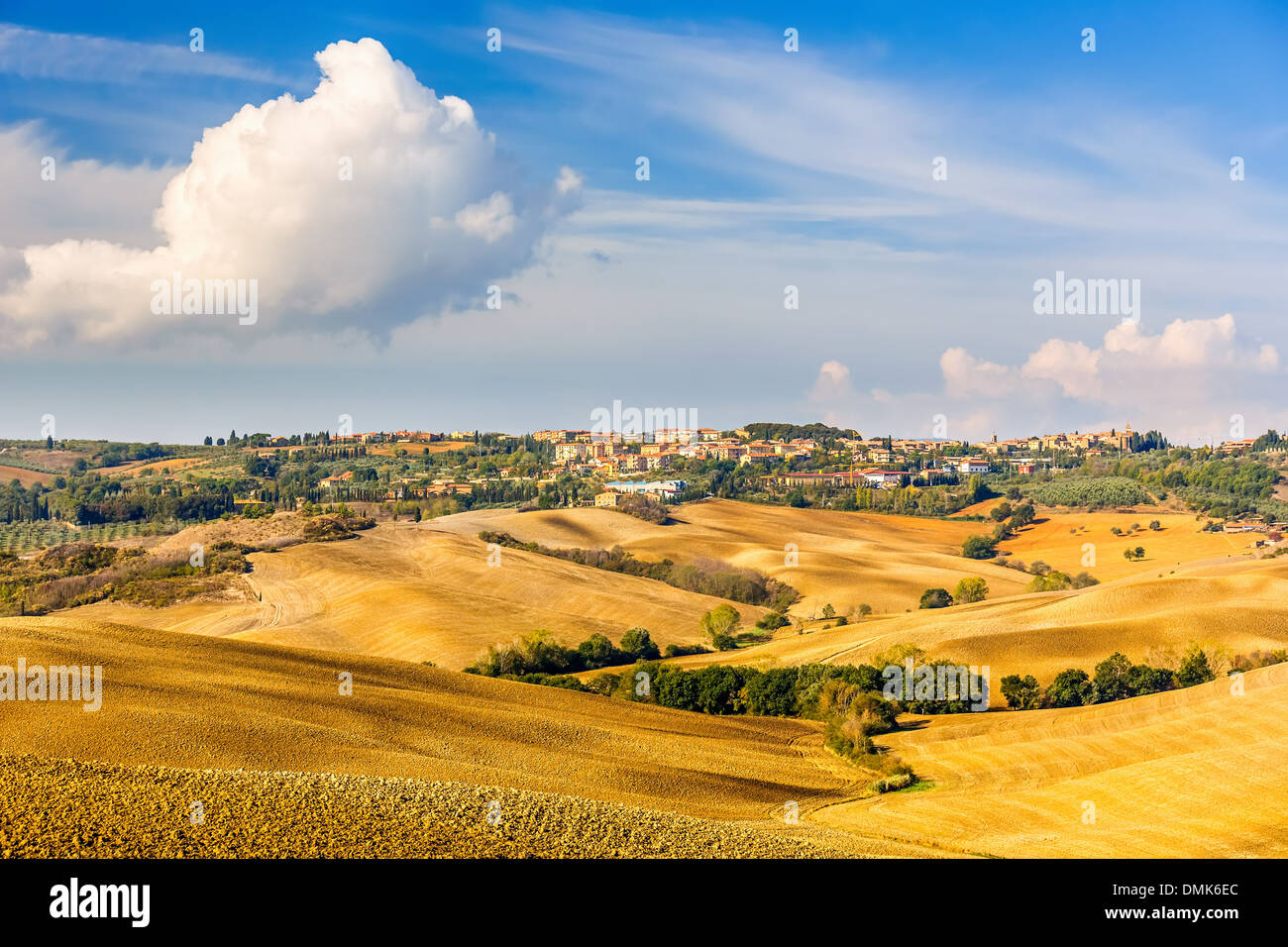 Sunny italian landscape hi-res stock photography and images - Alamy