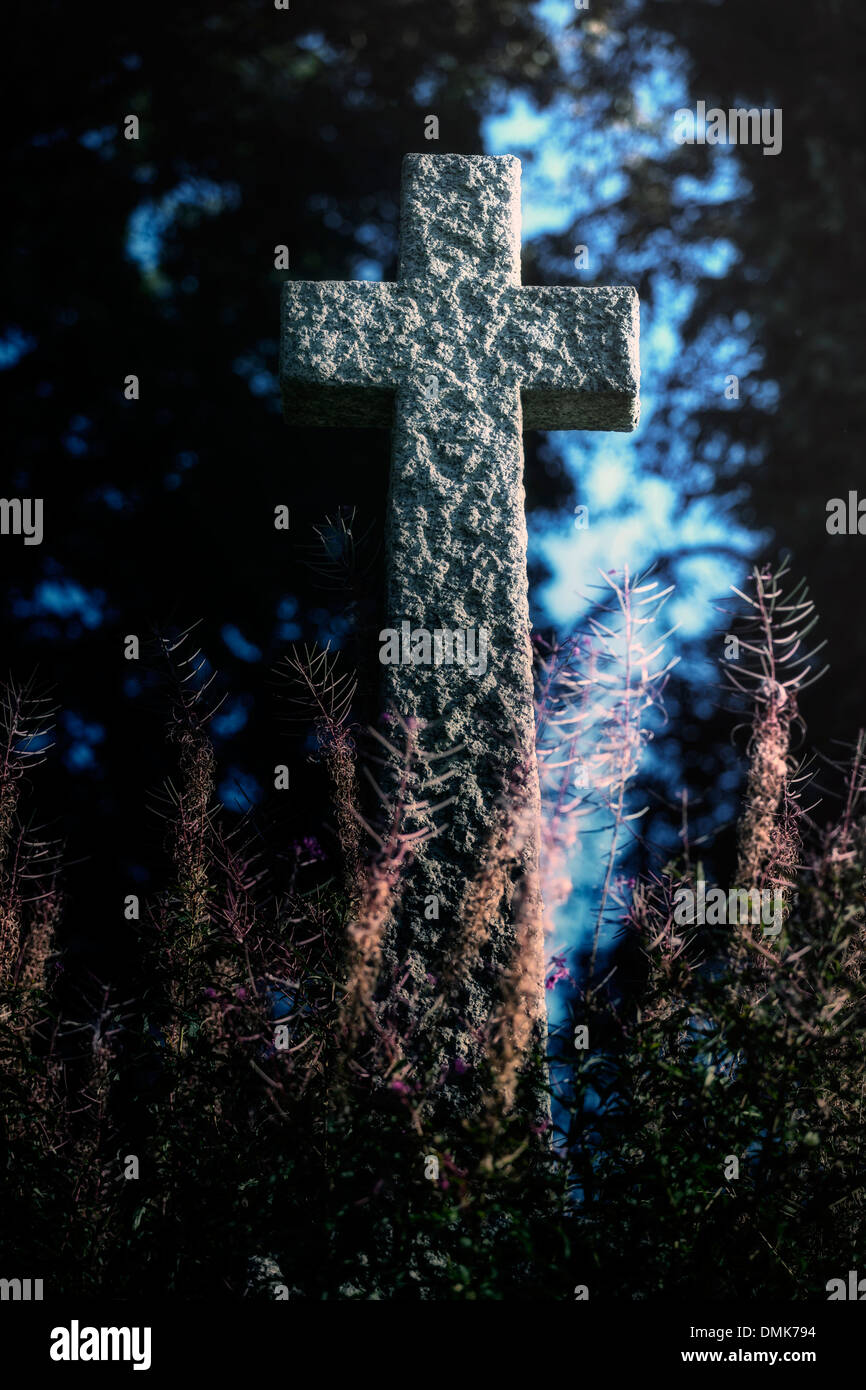 Cross of a tombstone hi-res stock photography and images - Alamy
