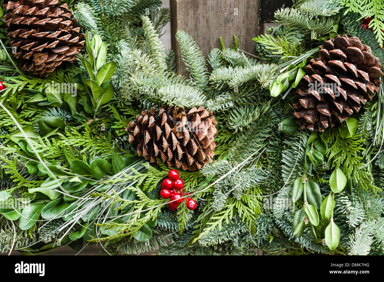 Evergreen branches hi-res stock photography and images - Alamy