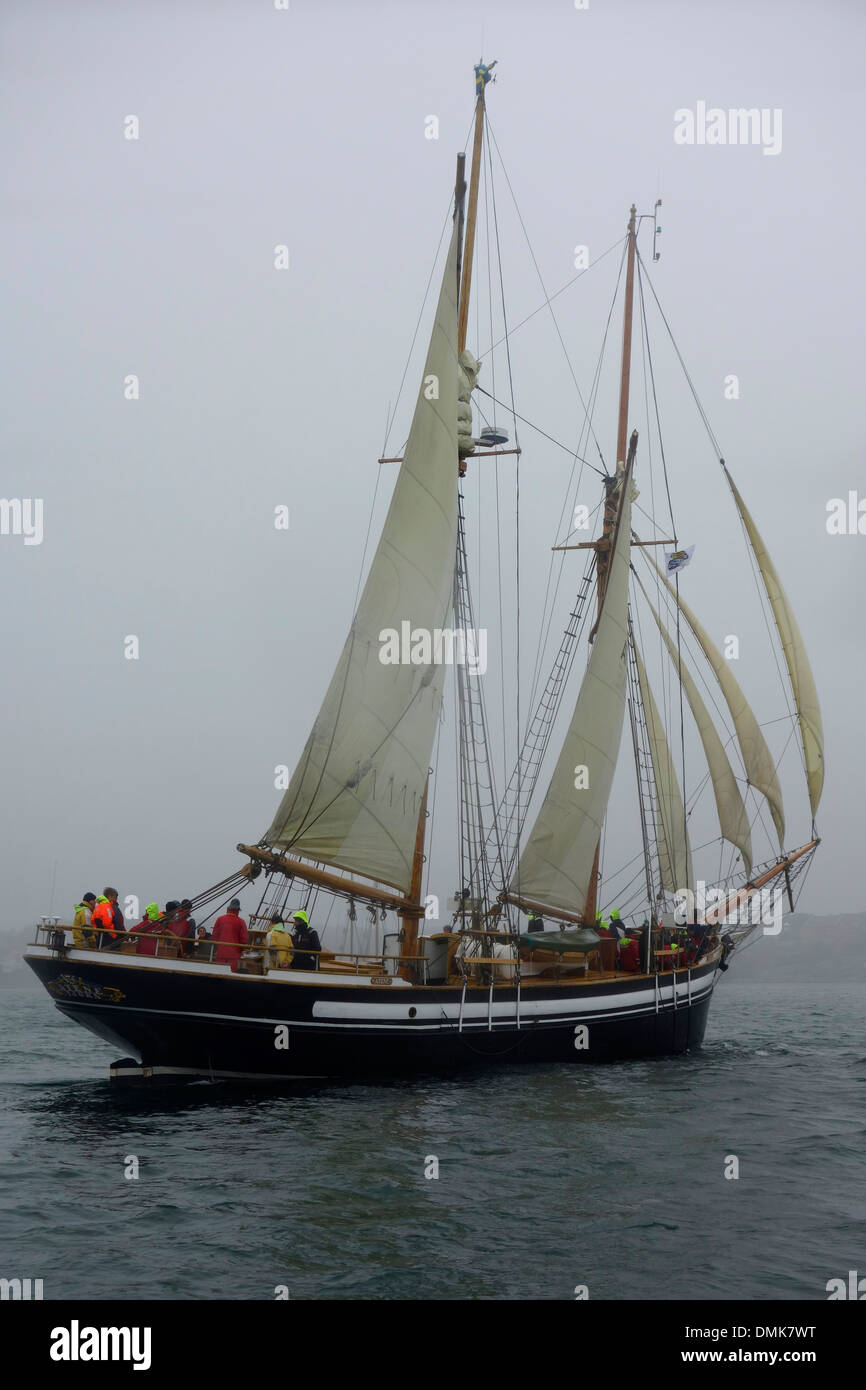 Two masted schooner hi-res stock photography and images - Alamy