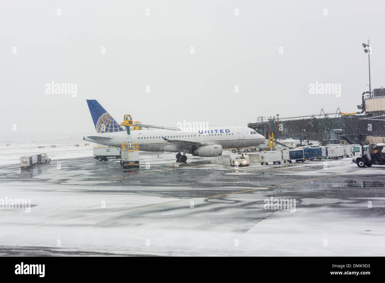 Deicing of the United Airlines aircraft at the EWR Newark Liberty ...