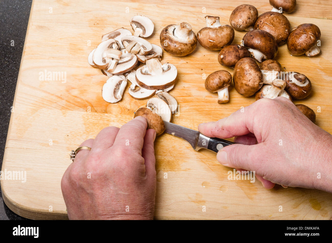 Mushrooms cook hi-res stock photography and images - Alamy