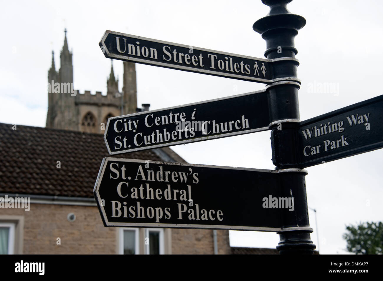 City of Wells Sign Cathedral St Cuthberts UK Stock Photo - Alamy