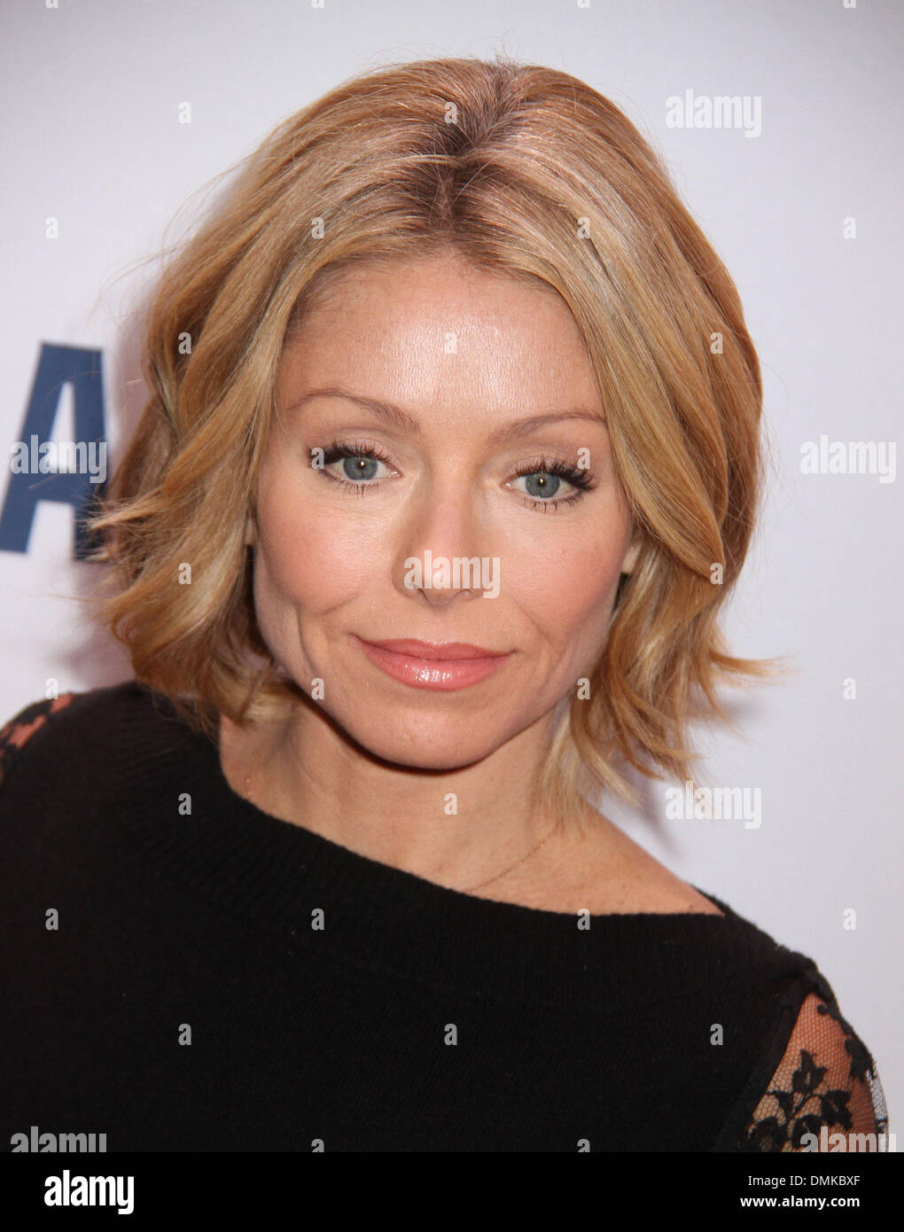 Kelly ripa headshot hi-res stock photography and images - Alamy