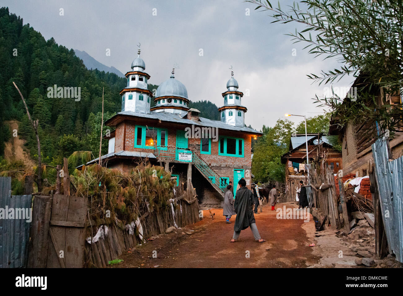 The Pahalgam Valley in Jammu and Kashmir Stock Photo - Alamy