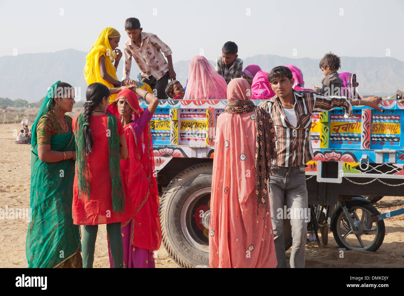 Sites and colors during the Annual Pushkar Camel Fair Stock Photo - Alamy