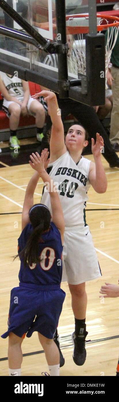 Dec. 14, 2013 - U.S. - SPORTS -- Hope's Shelby Perry, 40, shoots overas ...