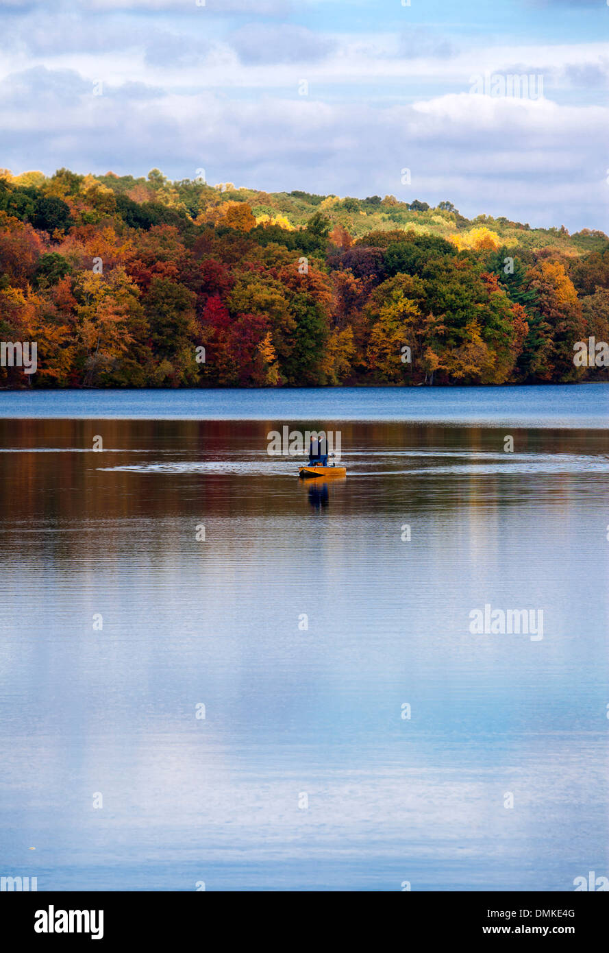 Family fishing row boat hi-res stock photography and images - Alamy