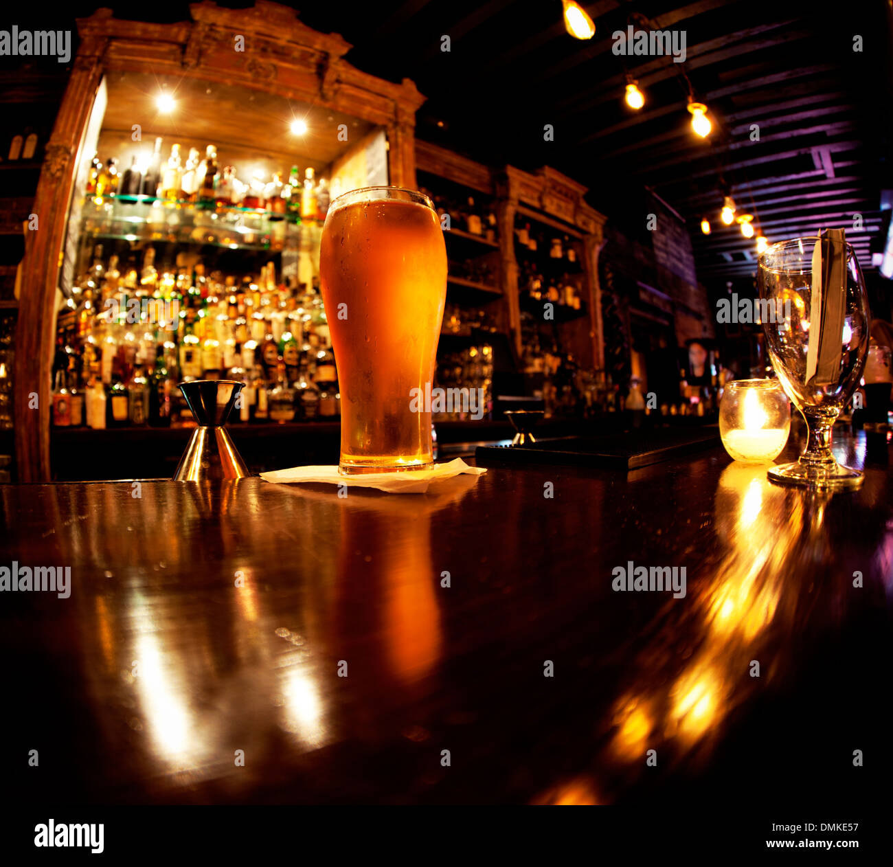 Cold pint pub hi-res stock photography and images - Alamy