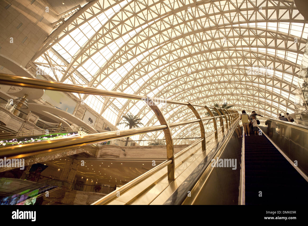 Mall interior hi-res stock photography and images - Alamy