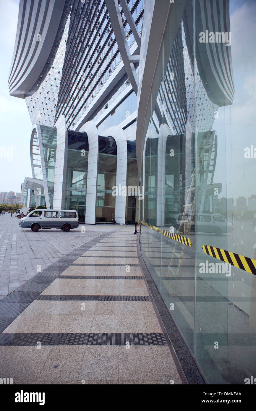 Building foyer design Stock Photo - Alamy