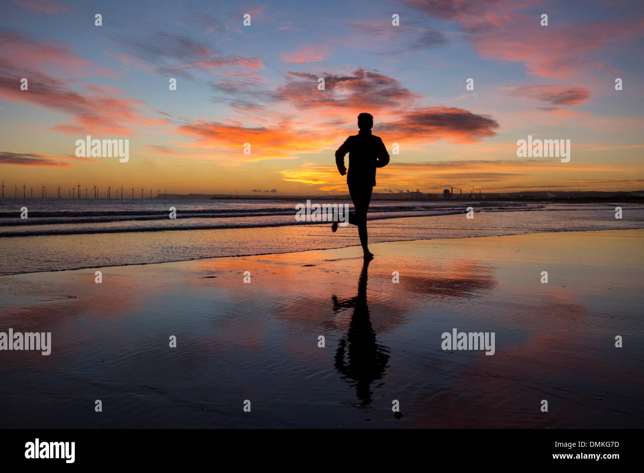 Live barefoot hi-res stock photography and images - Alamy