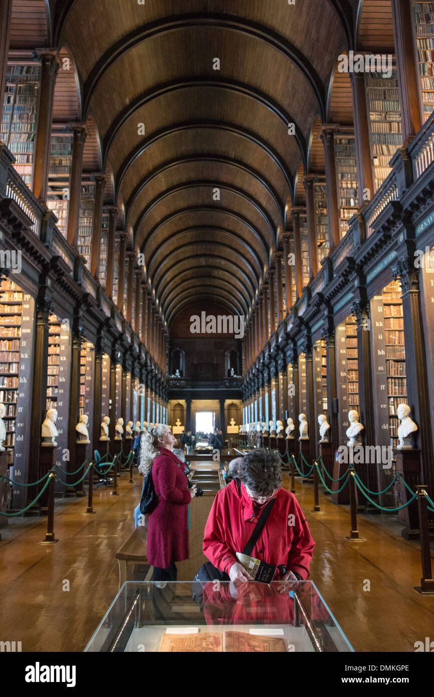 THE OLD LIBRARY AT TRINITY COLLEGE, THE OLDEST LIBRARY IN IRELAND ...