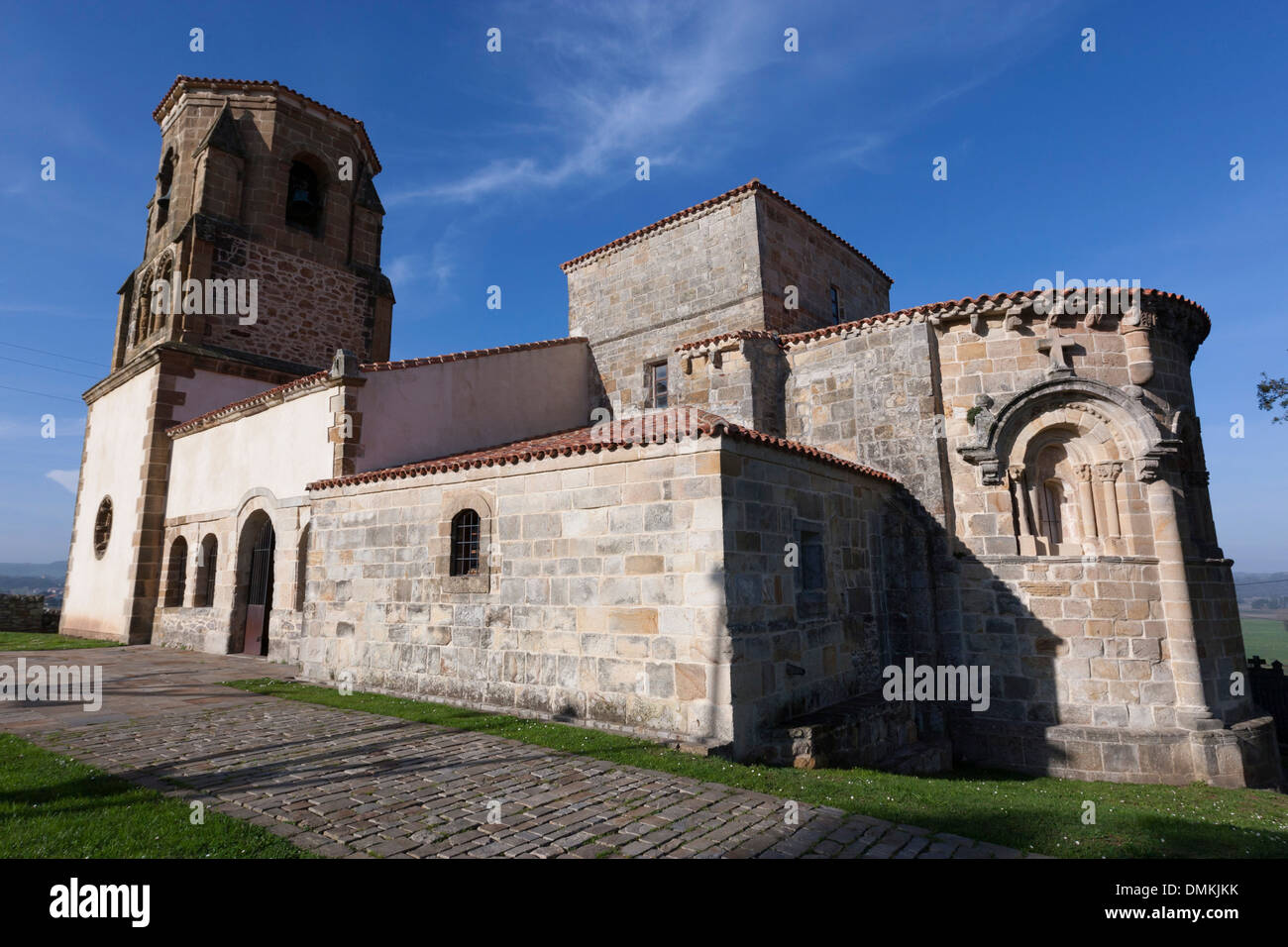 Romanesque Churches High Resolution Stock Photography and Images - Alamy