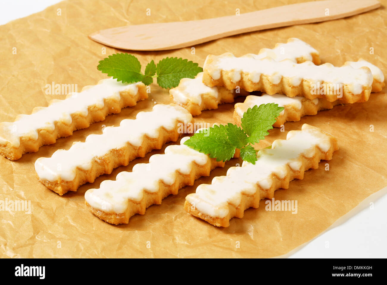 Vanilla icing hi-res stock photography and images - Alamy