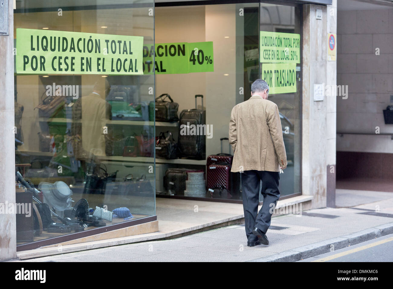Bank of spain black and white hi-res stock photography and images - Alamy