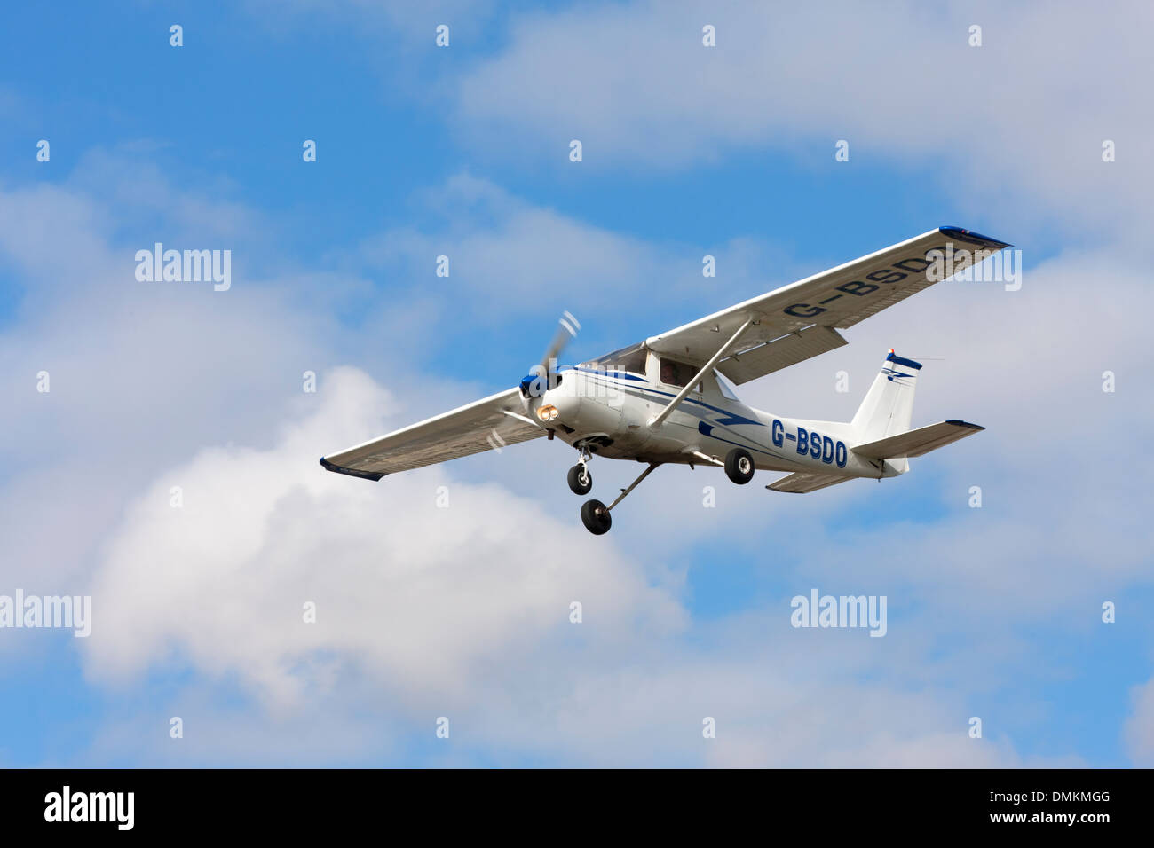 Cessna 152 wing hi-res stock photography and images - Alamy