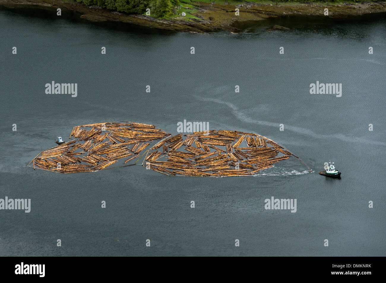 Log boom tugs hi-res stock photography and images - Alamy