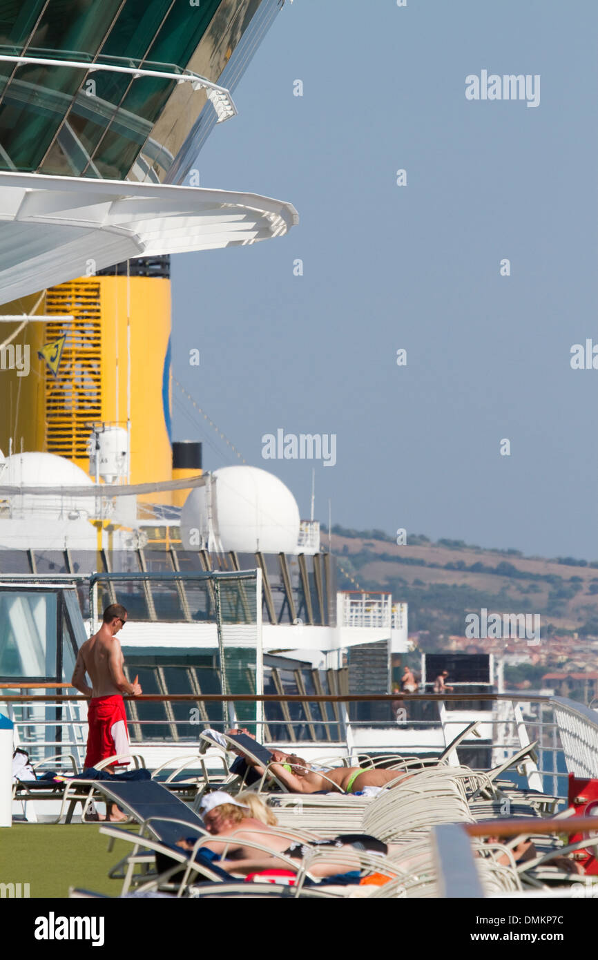 Sunseekers hi-res stock photography and images - Alamy