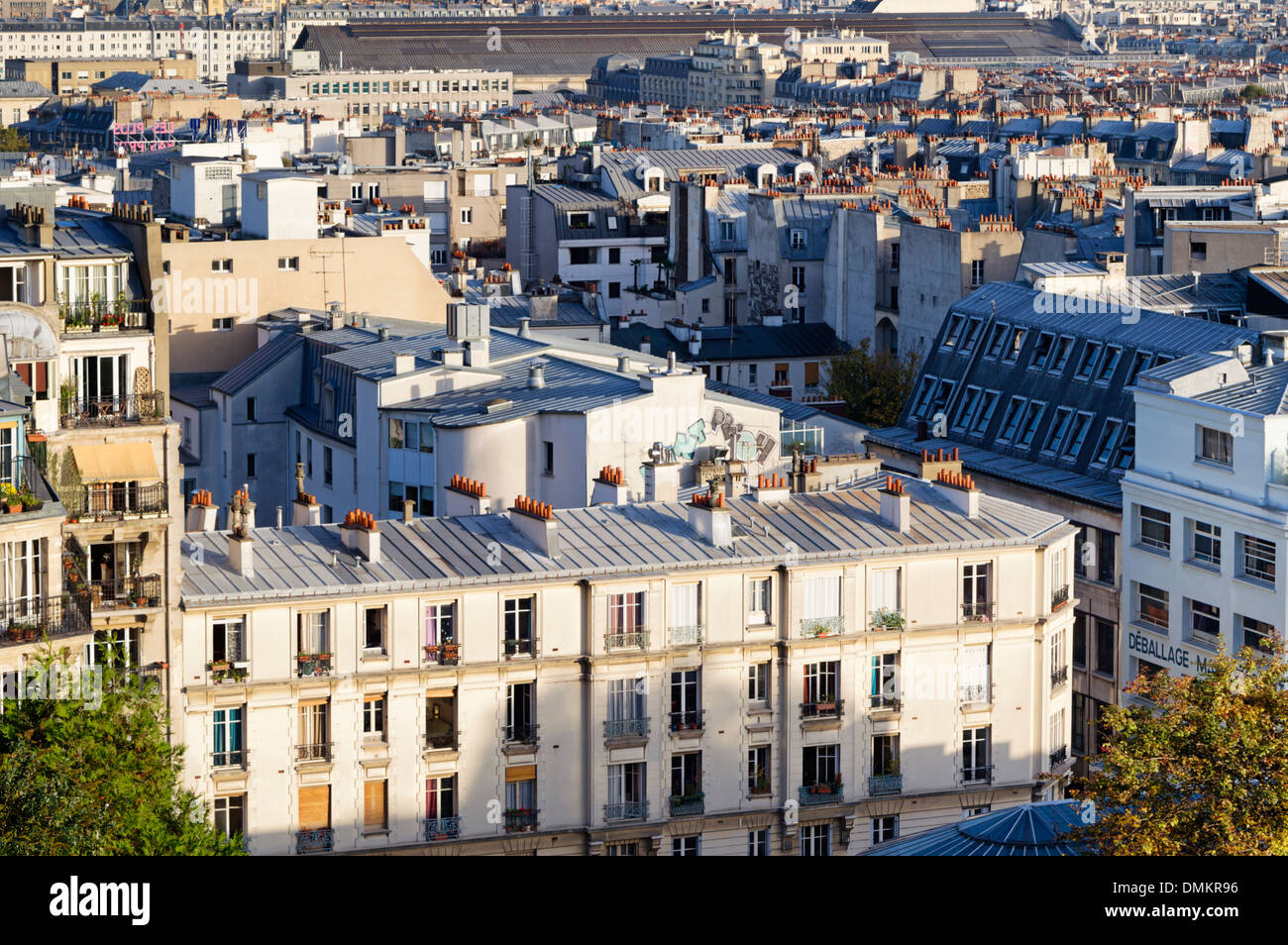 Apartment buildings france hi-res stock photography and images - Alamy