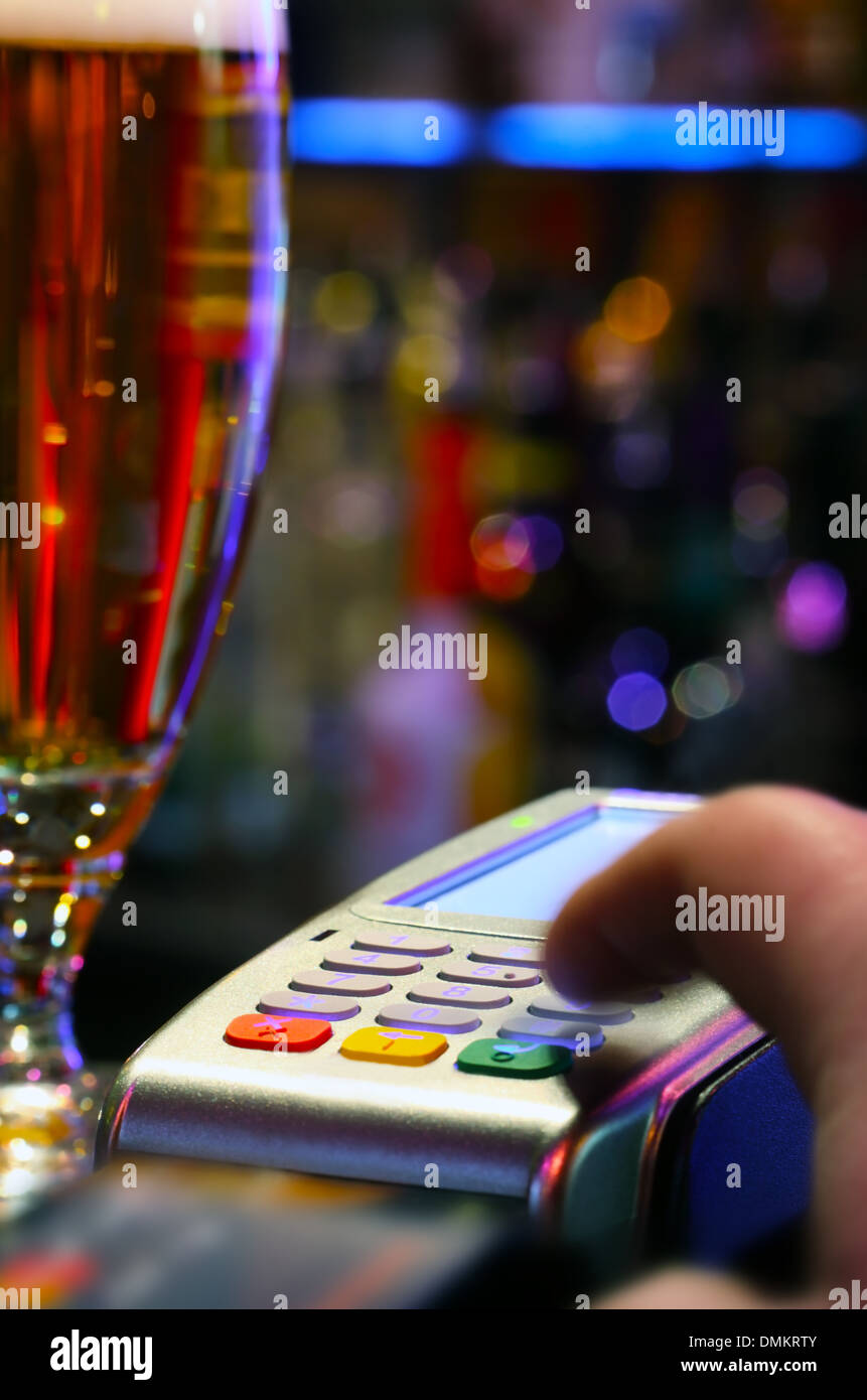 Buying drink nightclub hi-res stock photography and images - Alamy