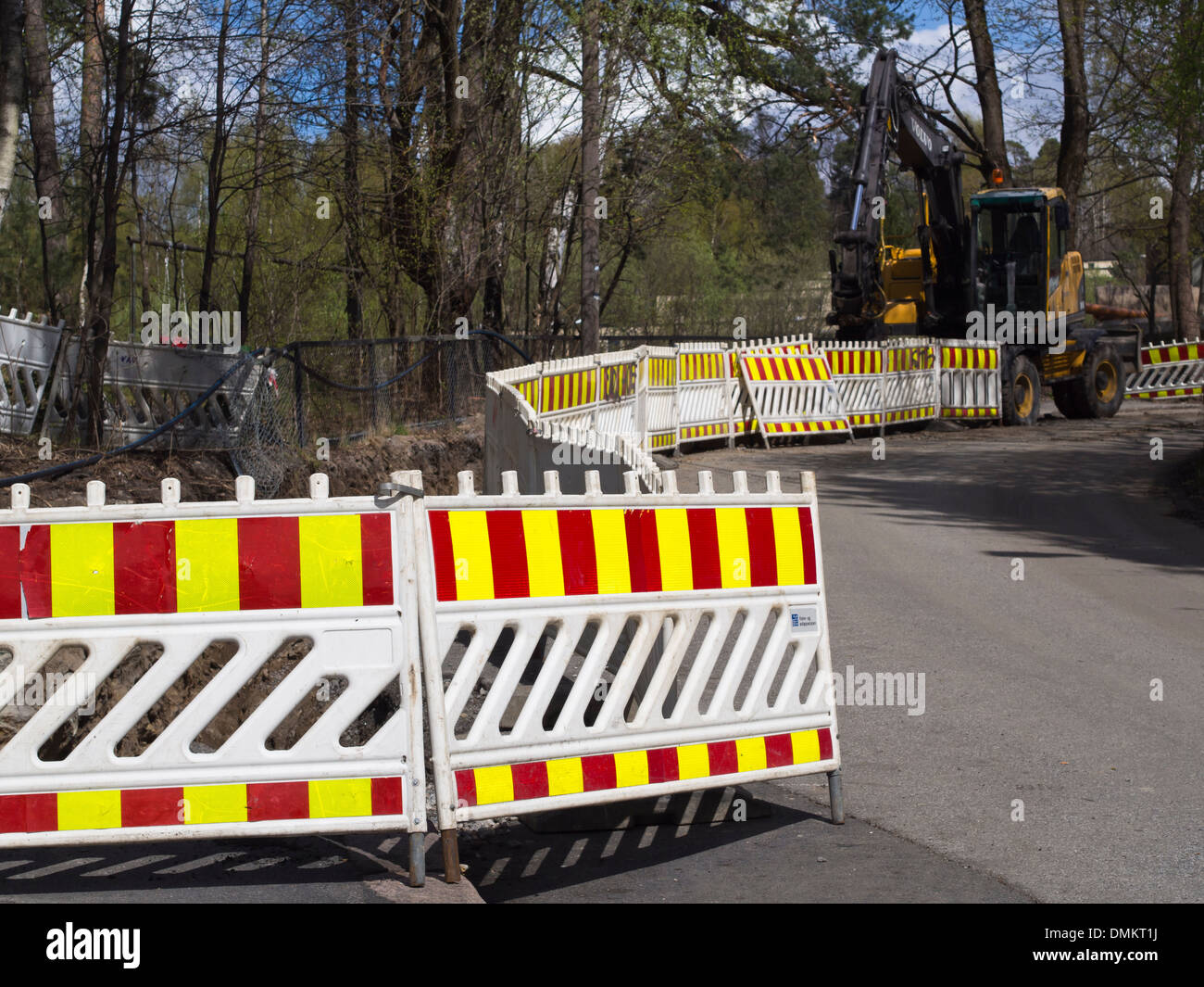 Plastic protection fence with yellow and red reflective boarder set up ...