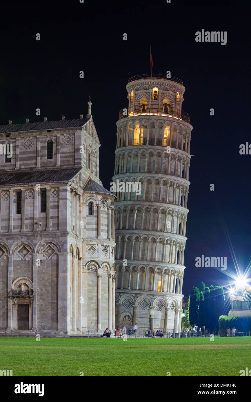 Pisa, Piazza del Duomo, with the Basilica leaning tower at dawn, Italy ...