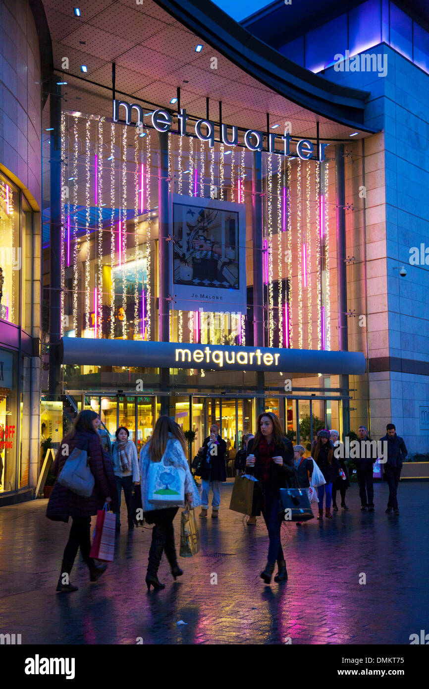 Liverpool One, Merseyside, UK 15th December, 2013. Metquarter in ...