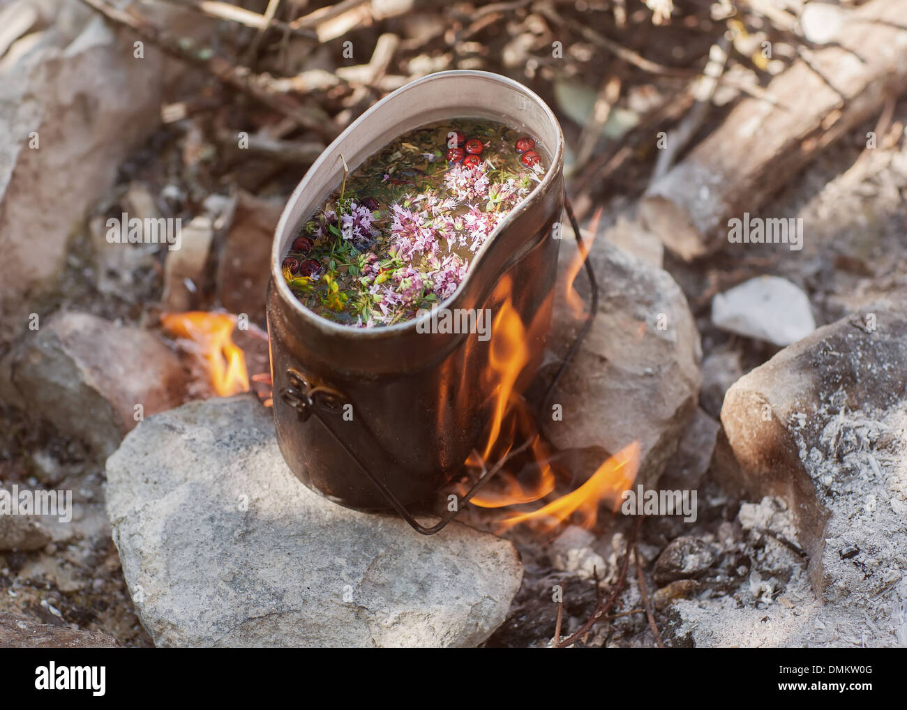 Army pot of tea hi-res stock photography and images - Alamy