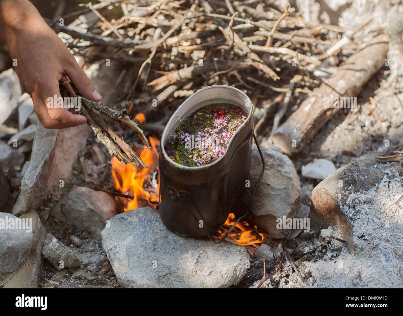 Army pot of tea hi-res stock photography and images - Alamy