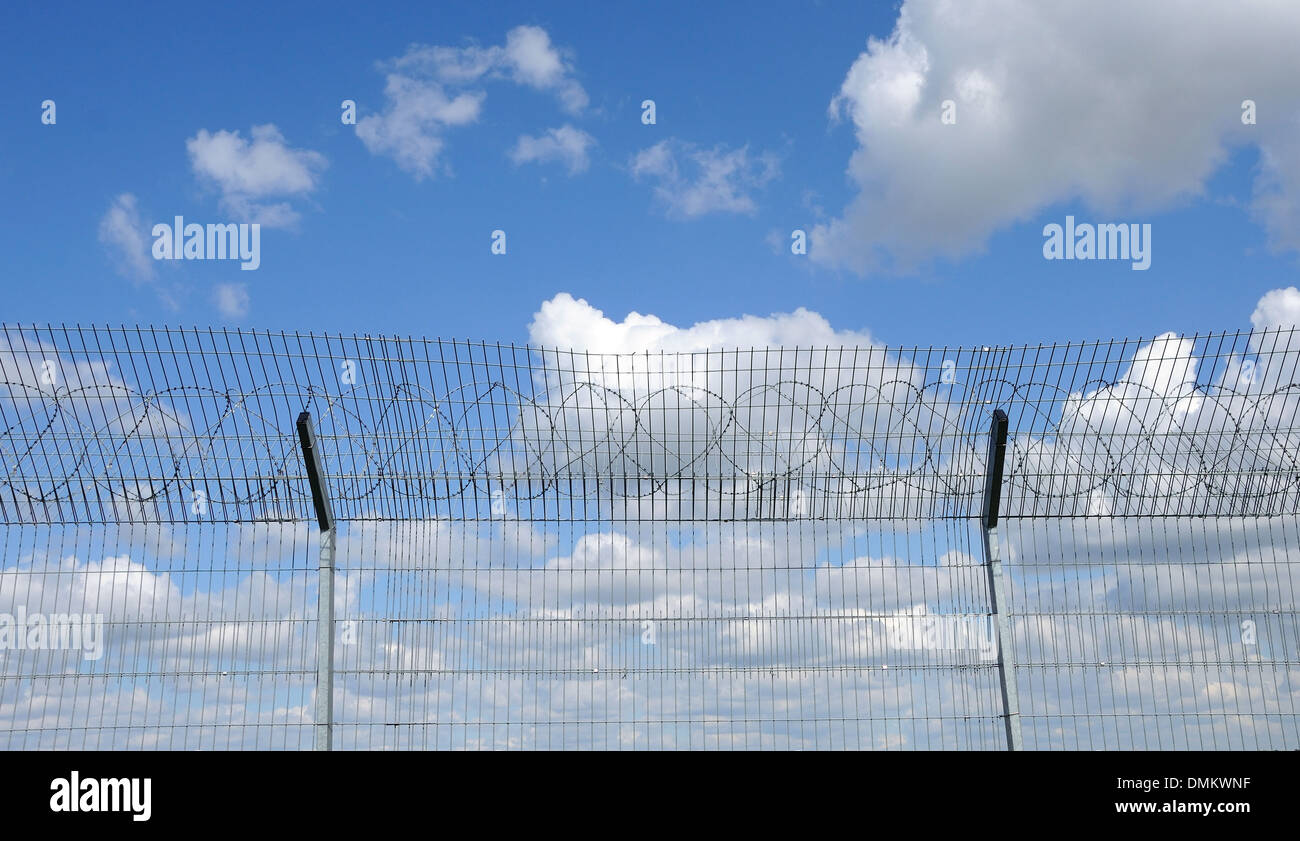 Barrier fence barbed wire hi-res stock photography and images - Alamy