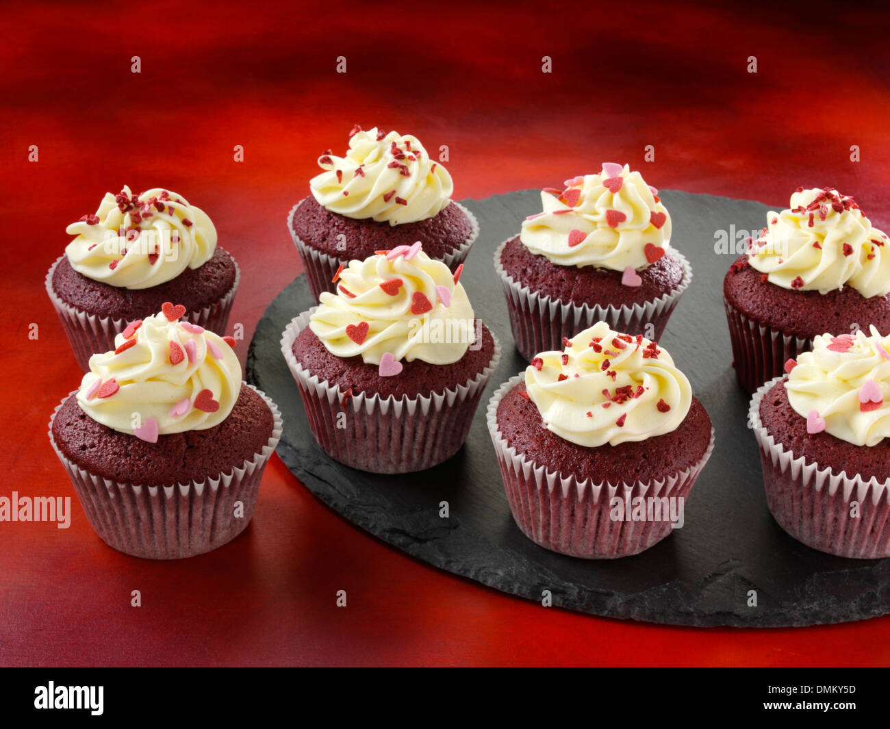 Red velvet horizontal hi-res stock photography and images - Alamy