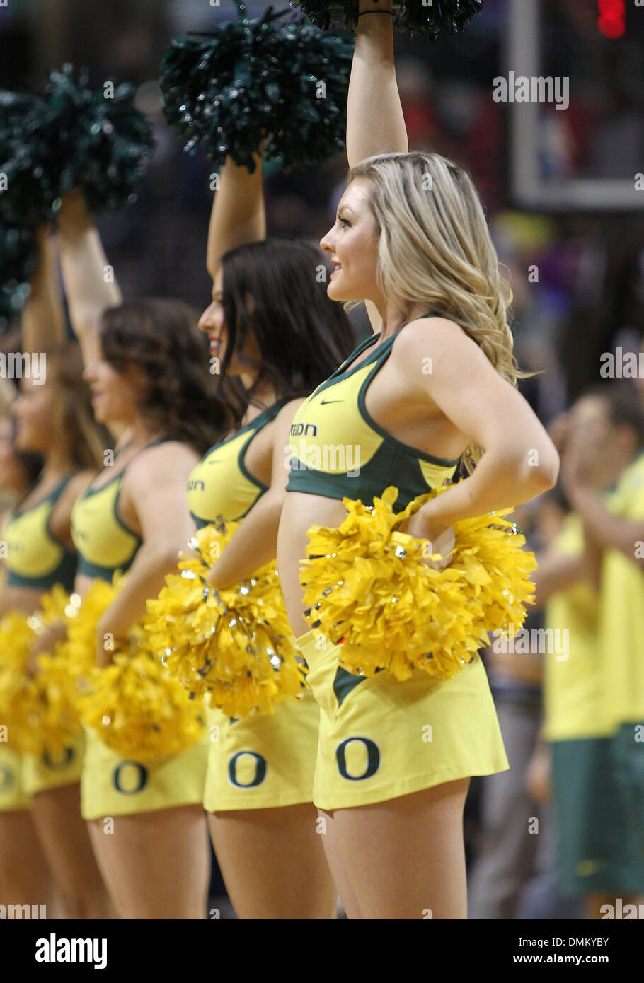 Oregon ducks cheerleaders hi-res stock photography and images - Alamy