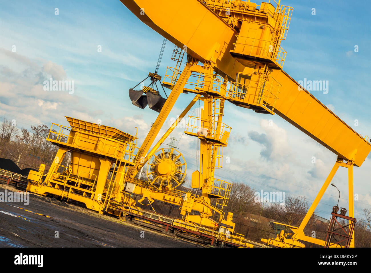 Coal storage site hi-res stock photography and images - Alamy